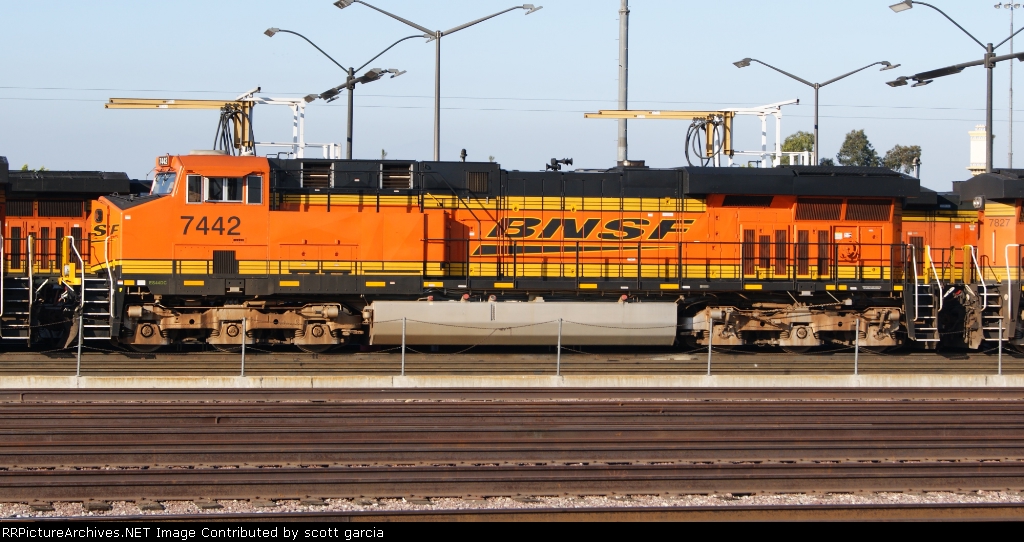 BNSF 7442